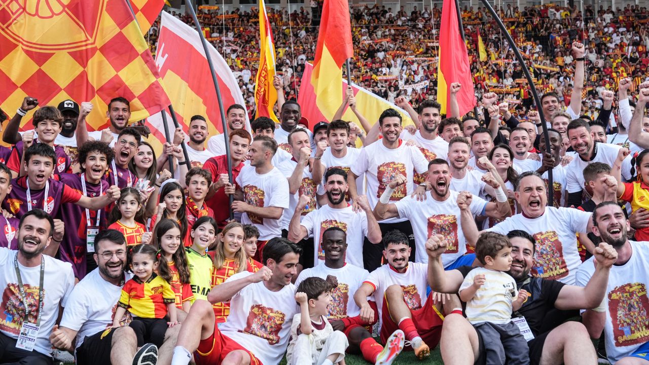 Göztepe Süper Lig'e yükseldi! İzmir ekibi Gençlerbirliği'nin farklı ... Göztepe Süper Lig'e yükseldi! İzmir ekibi Gençlerbirliği'nin farklı ...