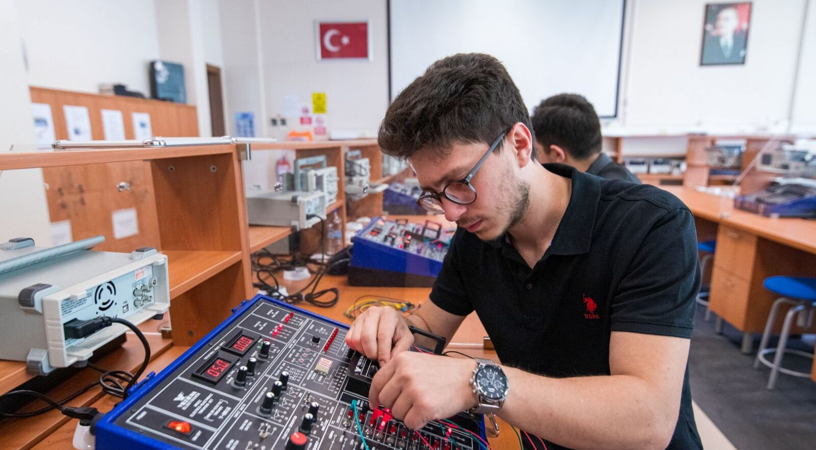 Yapay Zeka Akademik Tez Programı başvuruları 25 Ekim'e kadar Vizyoner ... Yapay Zeka Akademik Tez Programı başvuruları 25 Ekim'e kadar Vizyoner ...
