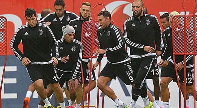 Şenol Güneş'ten Sporting Lisbon'a derbi taktiği | Türkiye Gazetesi