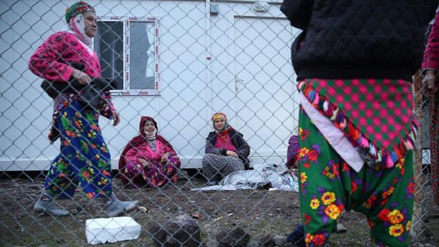 AFAD ve Türk Kızılayı Çanakkale'de konteyner kent kurdu | Türkiye Gazetesi