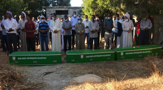 Üç kardeşin cenazesi yan yana defnedildi | Türkiye Gazetesi Üç kardeşin cenazesi yan yana defnedildi | Türkiye Gazetesi
